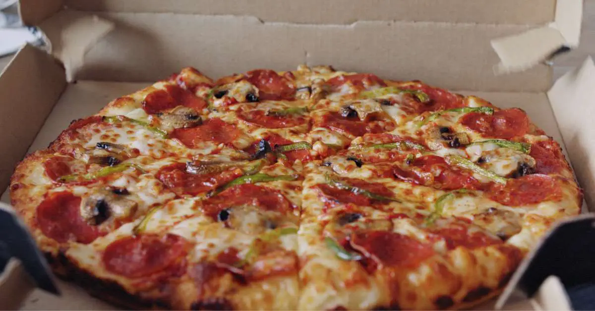 Dominos Handmade Pan Vs Hand Tossed Crust Pizza Which One Is Best For You My House Of Pizza